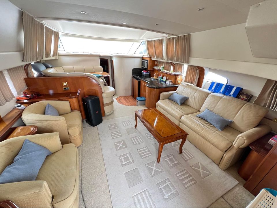 Luxury Yacht - Carver 420 mariner (Renewable Clearwater Berth) - Boat ...