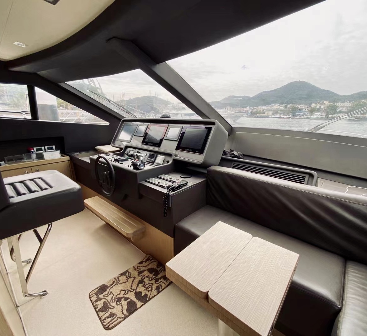 Italian luxury yacht 2012 Ferretti 75 - Boat Market Hong Kong